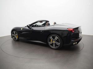 Black Ferrari Portofino 2020 in Vilnius, with an engine capacity of 3.86 L and mileage of 30 thousand km for 211750 €, photo 8 on AUTOMOTO.COM.LV