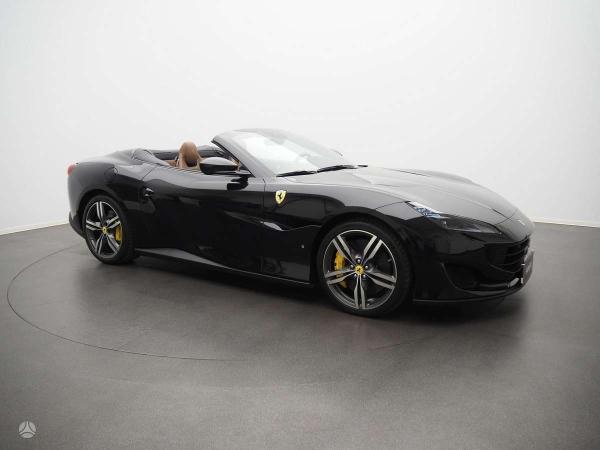 Black Ferrari Portofino 2020 in Vilnius, with an engine capacity of 3.86 L and mileage of 30 thousand km for 211750 €, photo 8 on AUTOMOTO.COM.LV