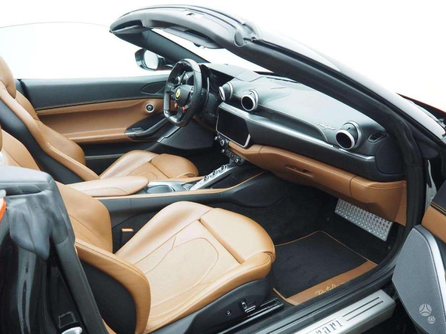 Black Ferrari Portofino 2020 in Vilnius, with an engine capacity of 3.86 L and mileage of 30 thousand km for 211750 €, photo 15 on AUTOMOTO.COM.LV