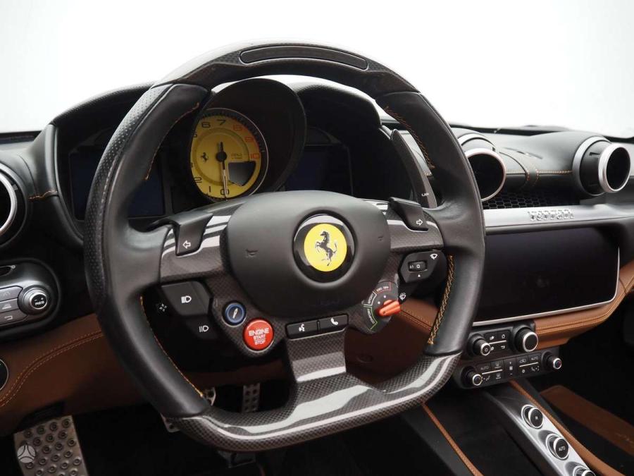Black Ferrari Portofino 2020 in Vilnius, with an engine capacity of 3.86 L and mileage of 30 thousand km for 211750 €, photo 23 on AUTOMOTO.COM.LV