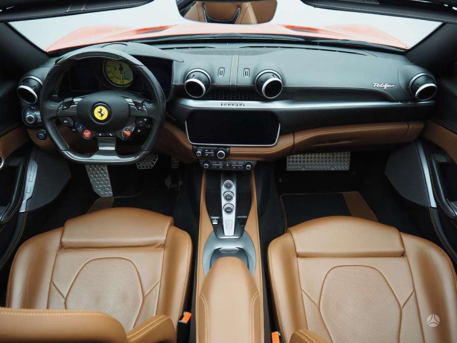 Sarkans Ferrari Portofino 2020 Viļņa, ar dzinēja tilpumu 3.86 L un nobraukumu 30 tūkst. km par 245388 €, foto 15 vietnē AUTOMOTO.COM.LV