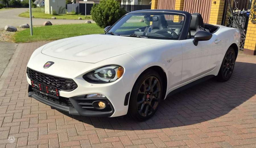 White Fiat 124 2017 in Siauliai, with an engine capacity of 1.40 L and mileage of 57 thousand km for 24900 €, photo 1 on AUTOMOTO.COM.LV