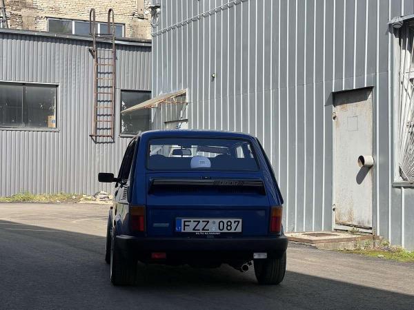 Fiat 126 2000 in Vilnius on AUTOMOTO.COM.LV Blue Fiat 126 2000 in Vilnius, with an engine capacity of 0.65 L and mileage of 91 thousand km for 4300 €, photo 6 on AUTOMOTO.COM.LV