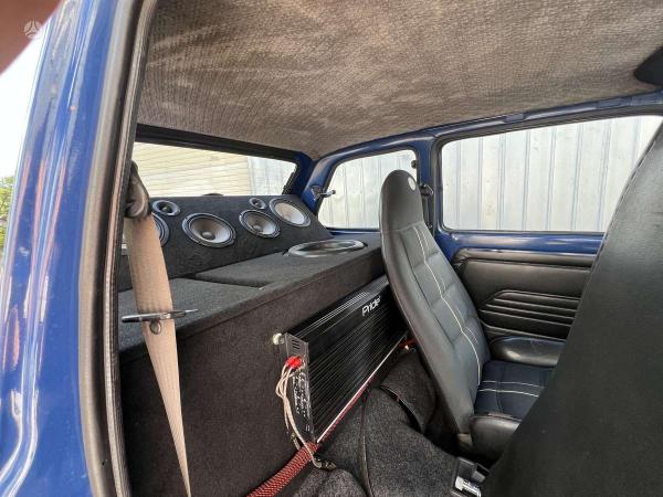 Fiat 126 2000 in Vilnius on AUTOMOTO.COM.LV Blue Fiat 126 2000 in Vilnius, with an engine capacity of 0.65 L and mileage of 91 thousand km for 4300 €, photo 8 on AUTOMOTO.COM.LV