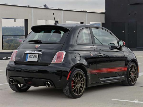 Черный Фиат 500 Abarth 2017 в Вильнюс, объемом двигателя 1.37 л и пробегом 61 тыс. км за 10500 €, фото 7 на AUTOMOTO.COM.LV