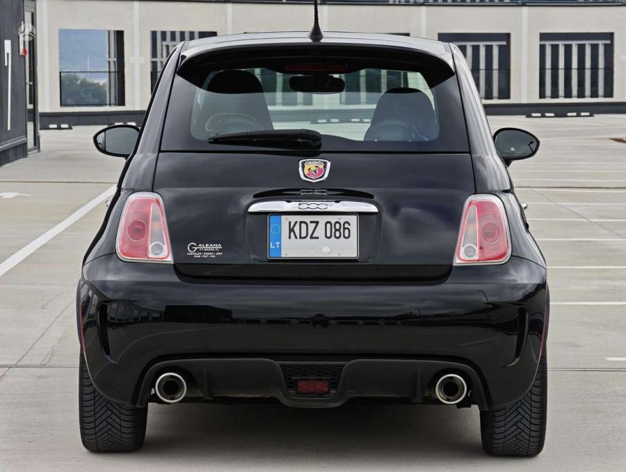 Черный Фиат 500 Abarth 2017 в Вильнюс, объемом двигателя 1.37 л и пробегом 61 тыс. км за 10500 €, фото 8 на AUTOMOTO.COM.LV