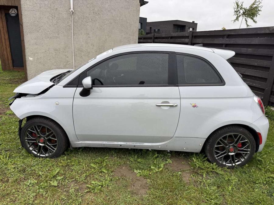 Pelēks Fiat 500 Abarth 2017 Klaipėda, ar dzinēja tilpumu 1.40 L un nobraukumu 66 tūkst. km par 3500 €, foto 6 vietnē AUTOMOTO.COM.LV