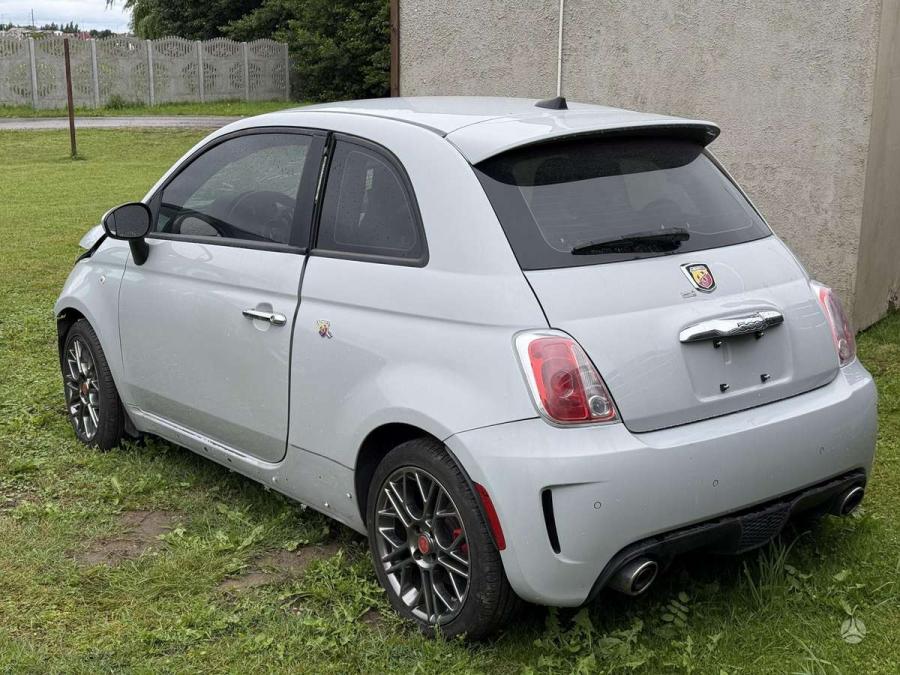 Pelēks Fiat 500 Abarth 2017 Klaipėda, ar dzinēja tilpumu 1.40 L un nobraukumu 66 tūkst. km par 3500 €, foto 11 vietnē AUTOMOTO.COM.LV
