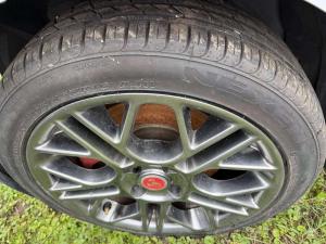 Pelēks Fiat 500 Abarth 2017 Klaipėda, ar dzinēja tilpumu 1.40 L un nobraukumu 66 tūkst. km par 3500 €, foto 12 vietnē AUTOMOTO.COM.LV