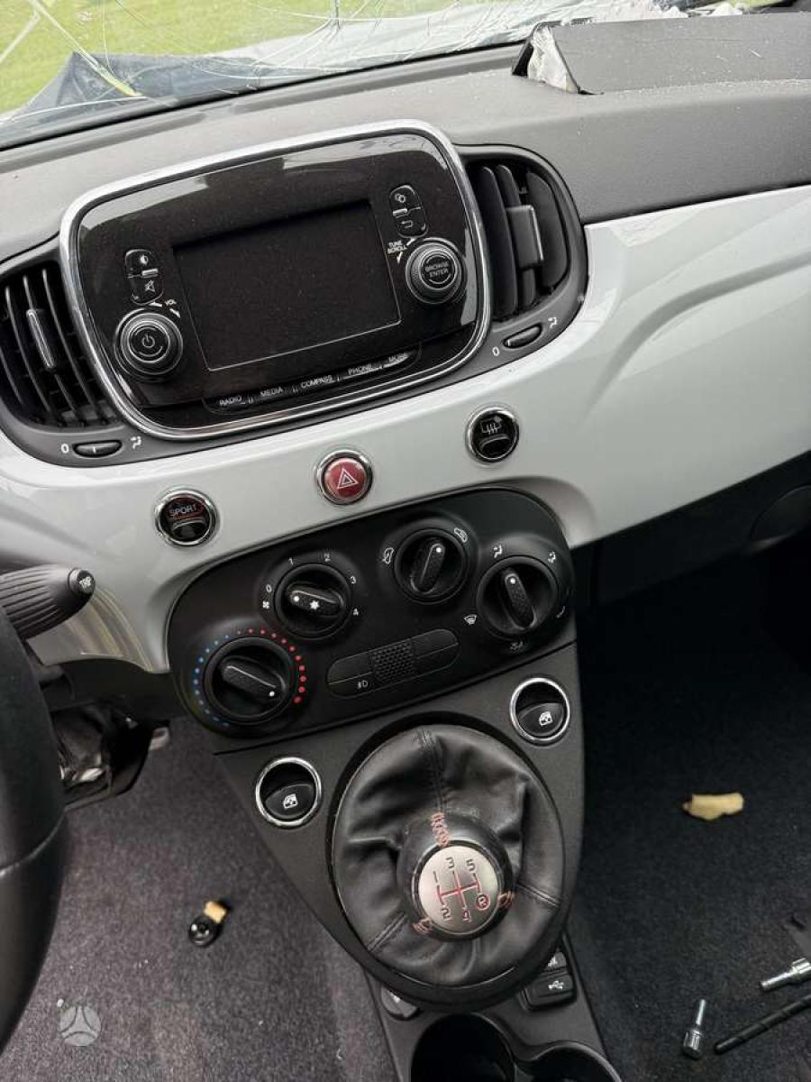 Pelēks Fiat 500 Abarth 2017 Klaipėda, ar dzinēja tilpumu 1.40 L un nobraukumu 66 tūkst. km par 3500 €, foto 14 vietnē AUTOMOTO.COM.LV