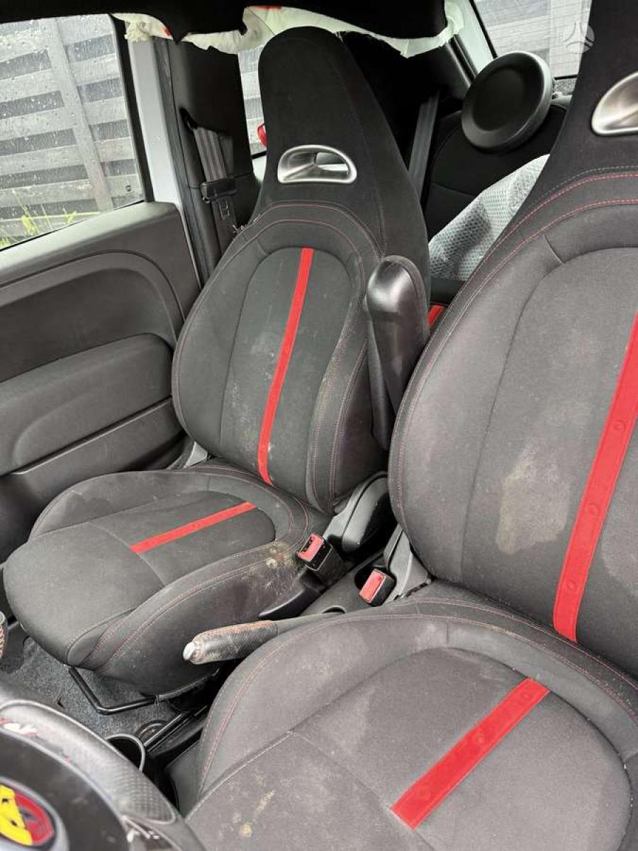 Pelēks Fiat 500 Abarth 2017 Klaipėda, ar dzinēja tilpumu 1.40 L un nobraukumu 66 tūkst. km par 3500 €, foto 18 vietnē AUTOMOTO.COM.LV