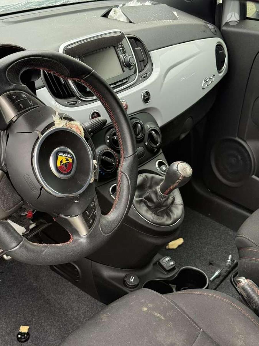 Pelēks Fiat 500 Abarth 2017 Klaipėda, ar dzinēja tilpumu 1.40 L un nobraukumu 66 tūkst. km par 3500 €, foto 20 vietnē AUTOMOTO.COM.LV