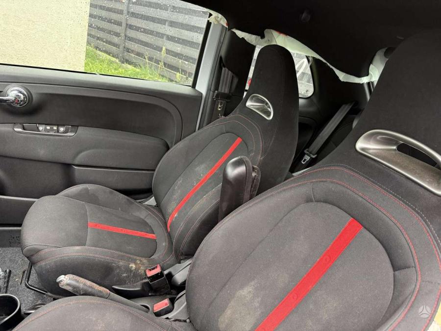Pelēks Fiat 500 Abarth 2017 Klaipėda, ar dzinēja tilpumu 1.40 L un nobraukumu 66 tūkst. km par 3500 €, foto 21 vietnē AUTOMOTO.COM.LV