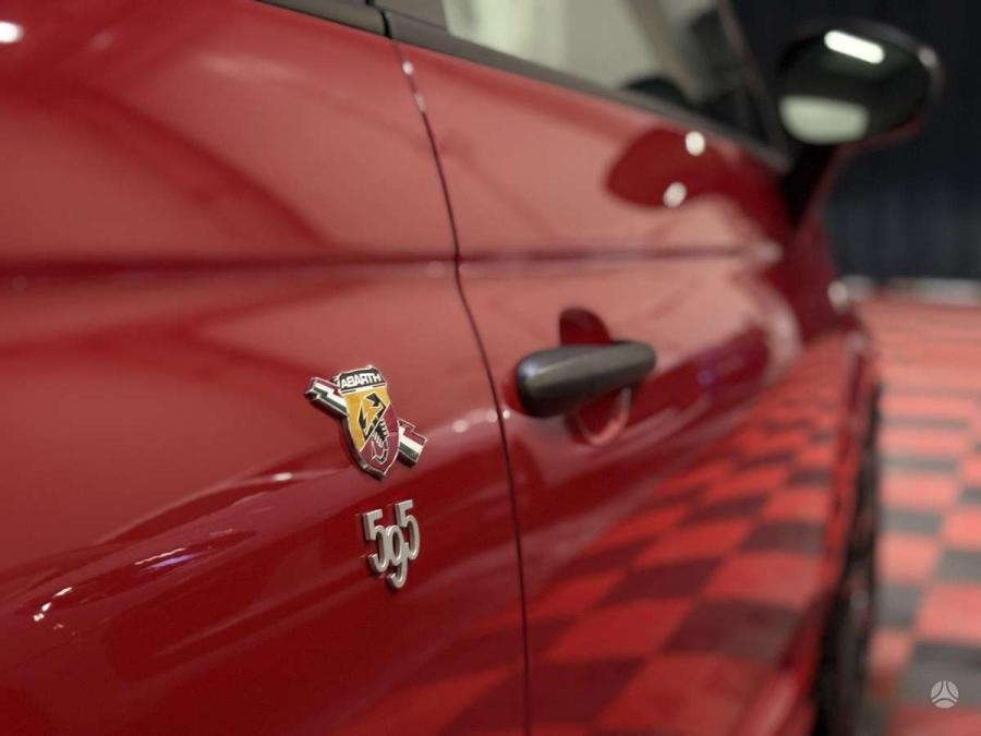 Красный Фиат 500 Abarth 2016 в Вильнюс, объемом двигателя 1.37 л и пробегом 189 тыс. км за 10650 €, фото 10 на AUTOMOTO.COM.LV