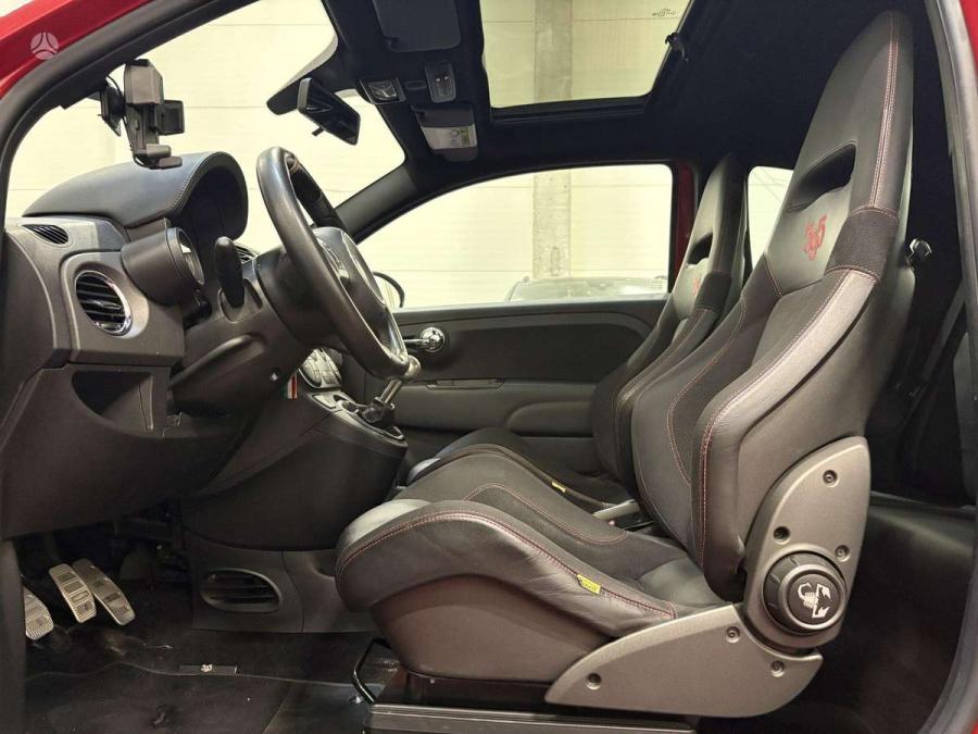 Красный Фиат 500 Abarth 2016 в Вильнюс, объемом двигателя 1.37 л и пробегом 189 тыс. км за 10650 €, фото 14 на AUTOMOTO.COM.LV