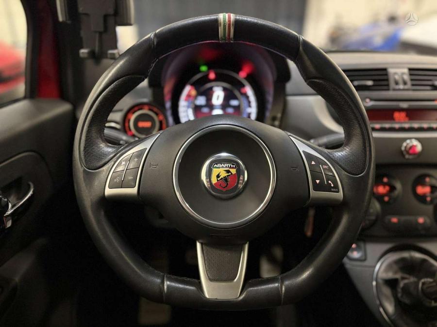 Красный Фиат 500 Abarth 2016 в Вильнюс, объемом двигателя 1.37 л и пробегом 189 тыс. км за 10650 €, фото 21 на AUTOMOTO.COM.LV