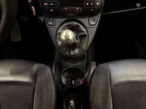 Красный Фиат 500 Abarth 2016 в Вильнюс, объемом двигателя 1.37 л и пробегом 189 тыс. км за 10650 €, фото 24 на AUTOMOTO.COM.LV