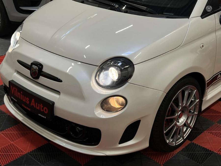 Белый Фиат 500 Abarth 2017 в Вильнюс, объемом двигателя 1.37 л и пробегом 32 тыс. км за 14500 €, фото 8 на AUTOMOTO.COM.LV