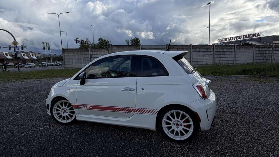 White Fiat 500 Abarth 2013 in Kaunas, with an engine capacity of 1.40 L and mileage of 169 thousand km for 7200 €, photo 4 on AUTOMOTO.COM.LV
