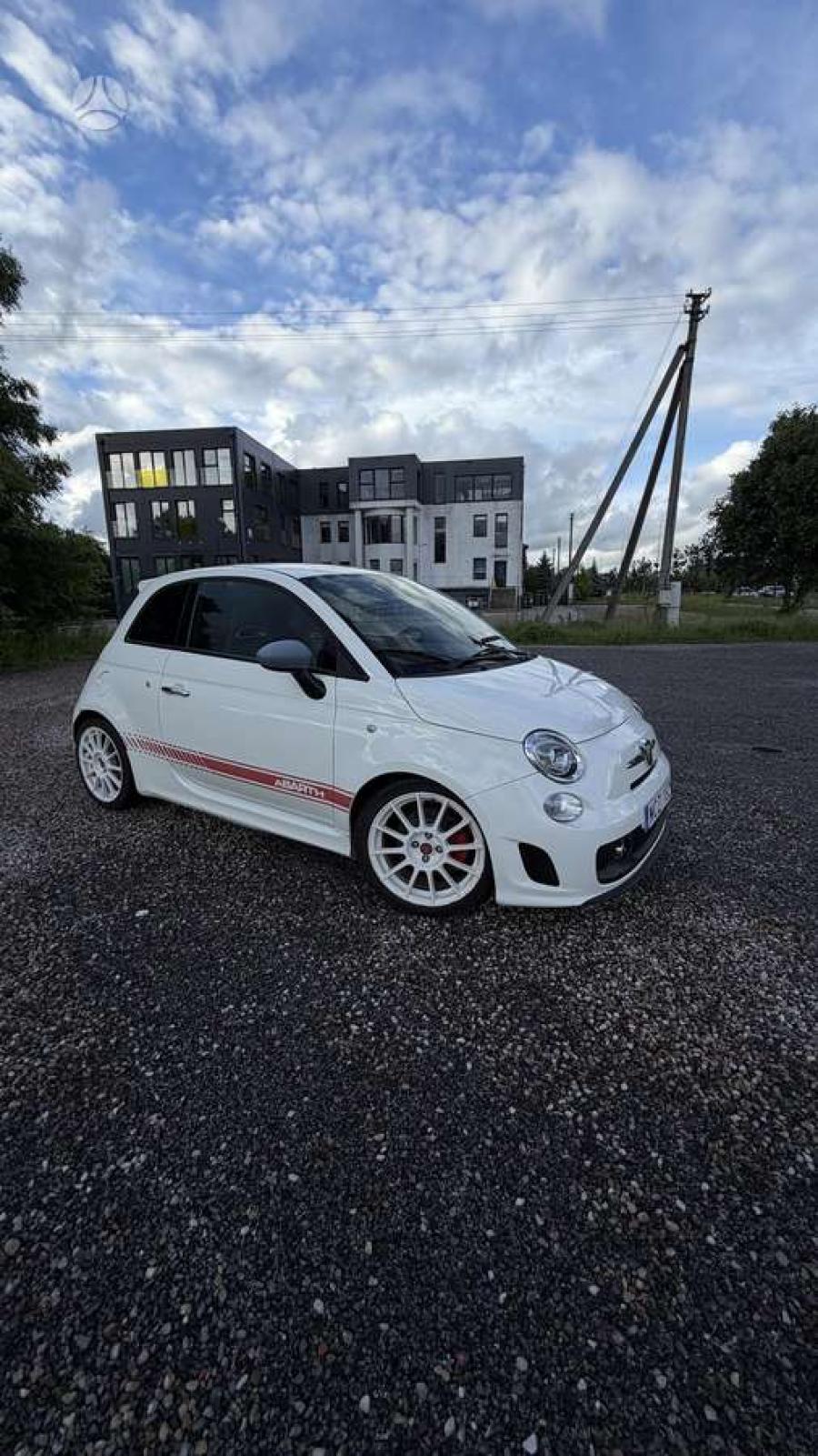 White Fiat 500 Abarth 2013 in Kaunas, with an engine capacity of 1.40 L and mileage of 169 thousand km for 7200 €, photo 5 on AUTOMOTO.COM.LV