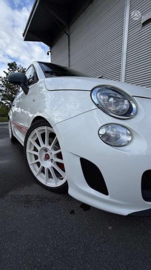 White Fiat 500 Abarth 2013 in Kaunas, with an engine capacity of 1.40 L and mileage of 169 thousand km for 7200 €, photo 7 on AUTOMOTO.COM.LV