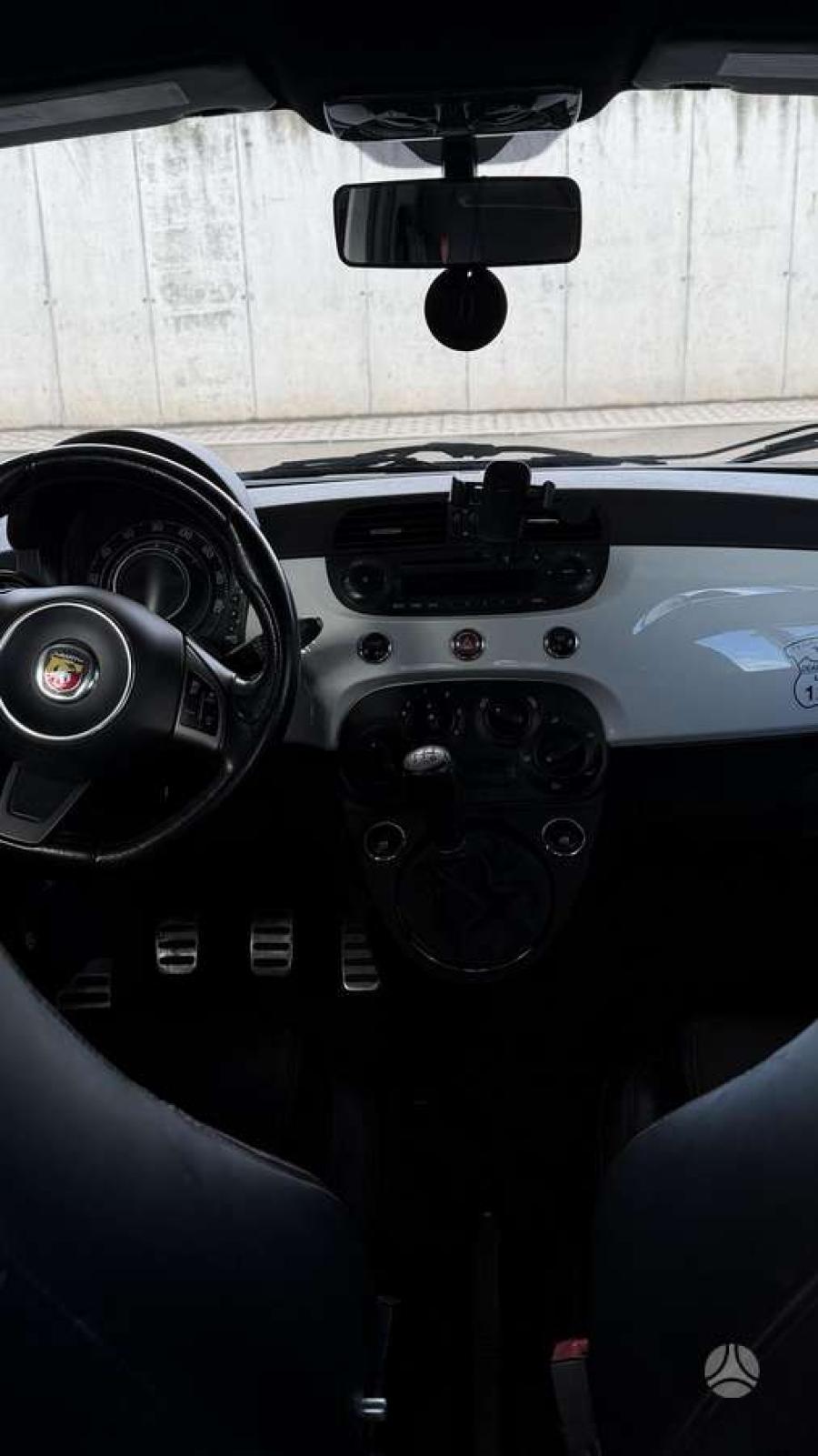 White Fiat 500 Abarth 2013 in Kaunas, with an engine capacity of 1.40 L and mileage of 169 thousand km for 7200 €, photo 19 on AUTOMOTO.COM.LV