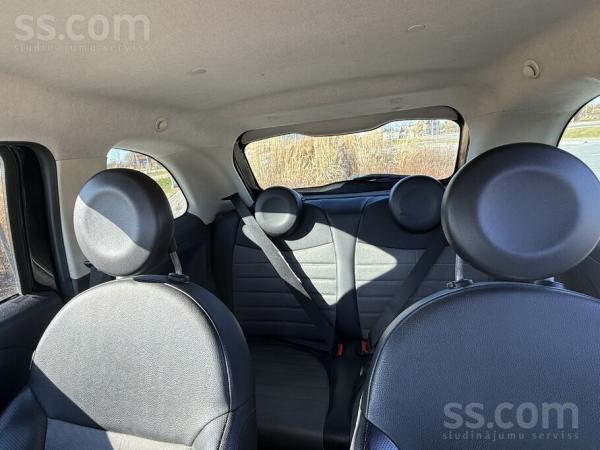 Melns Fiat 500 2008 Jelgava, ar dzinēja tilpumu 1.30 L un nobraukumu 126 tūkst. km par 2750 €, foto 10 vietnē AUTOMOTO.COM.LV