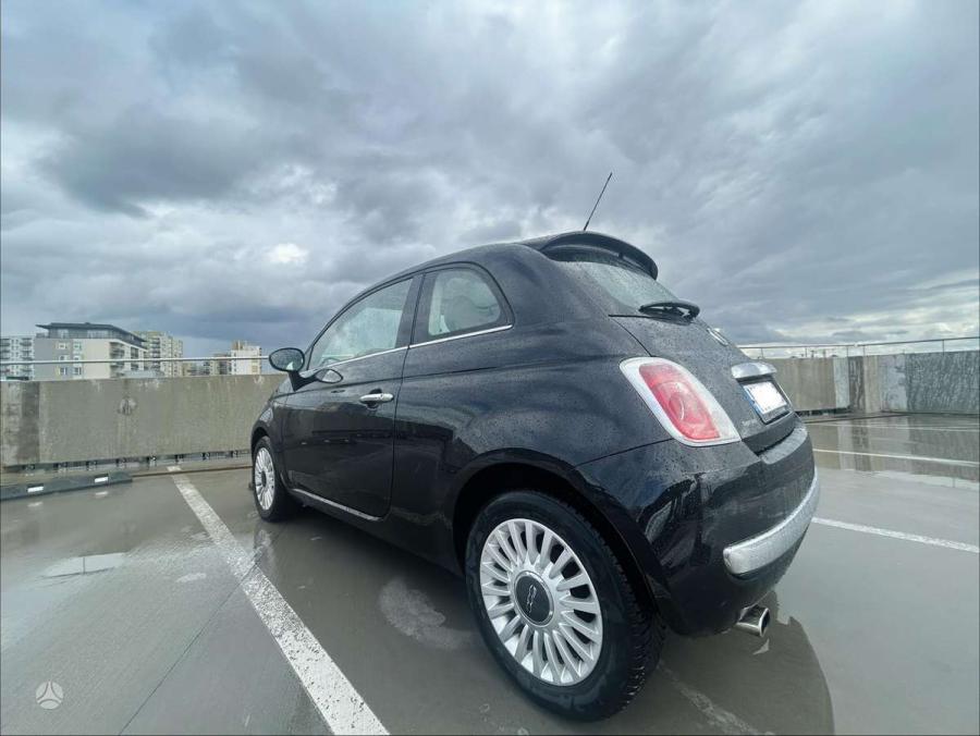 Black Fiat 500 2008 in Vilnius, with an engine capacity of 1.25 L and mileage of 181 thousand km for 3000 €, photo 5 on AUTOMOTO.COM.LV