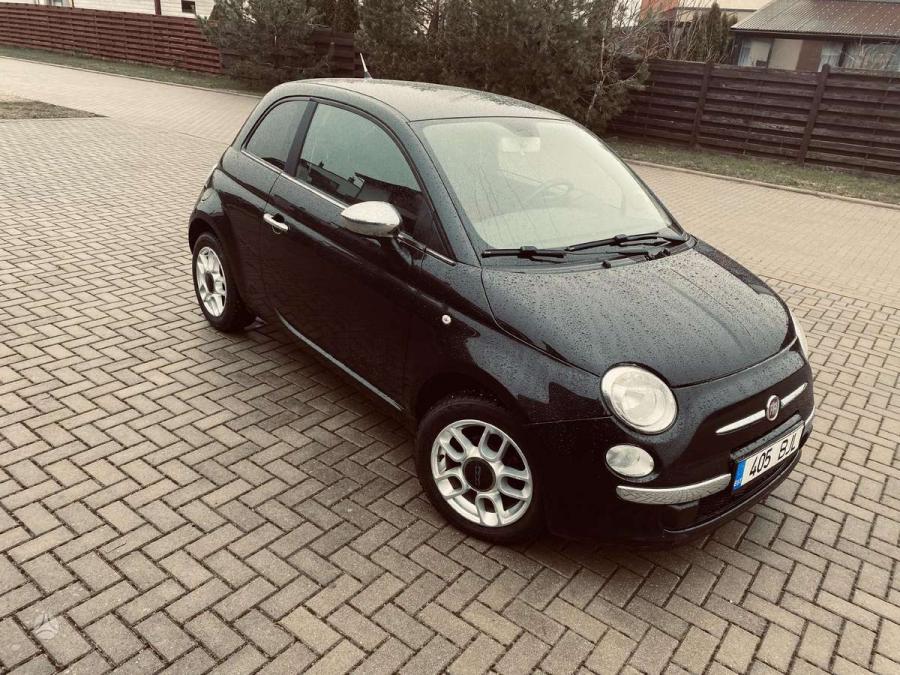 Melns Fiat 500 2010 Klaipėda, ar dzinēja tilpumu 1.25 L un nobraukumu 130 tūkst. km par 2600 €, foto 1 vietnē AUTOMOTO.COM.LV