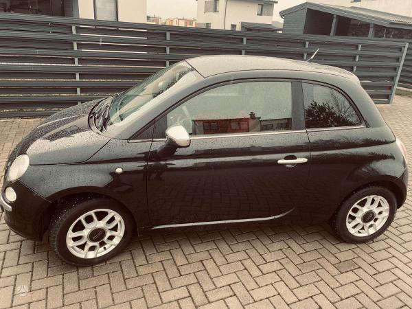 Melns Fiat 500 2010 Klaipėda, ar dzinēja tilpumu 1.25 L un nobraukumu 130 tūkst. km par 2600 €, foto 4 vietnē AUTOMOTO.COM.LV