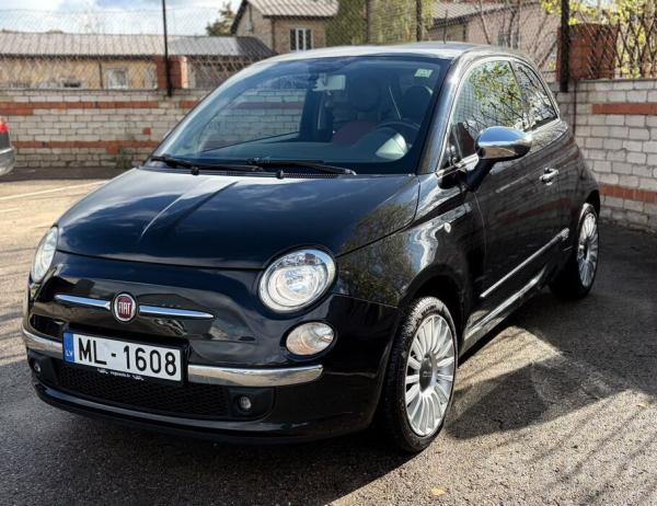 Fiat 500 2012 in Jelgava on AUTOMOTO.COM.LV Black Fiat 500 2012 in Jelgava, with an engine capacity of 1.40 L and mileage of 140 thousand km for 4999 €, photo 1 on AUTOMOTO.COM.LV