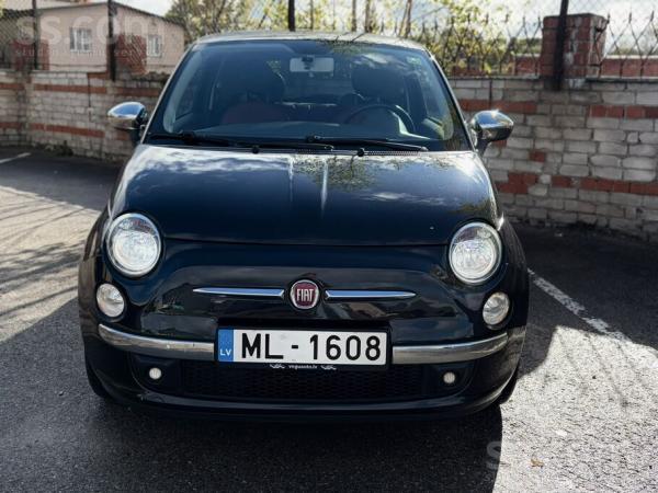 Fiat 500 2012 in Jelgava on AUTOMOTO.COM.LV Black Fiat 500 2012 in Jelgava, with an engine capacity of 1.40 L and mileage of 140 thousand km for 4999 €, photo 3 on AUTOMOTO.COM.LV