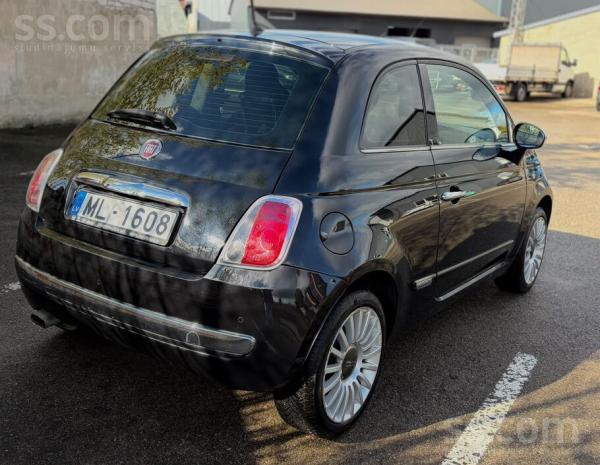 Fiat 500 2012 in Jelgava on AUTOMOTO.COM.LV Black Fiat 500 2012 in Jelgava, with an engine capacity of 1.40 L and mileage of 140 thousand km for 4999 €, photo 6 on AUTOMOTO.COM.LV