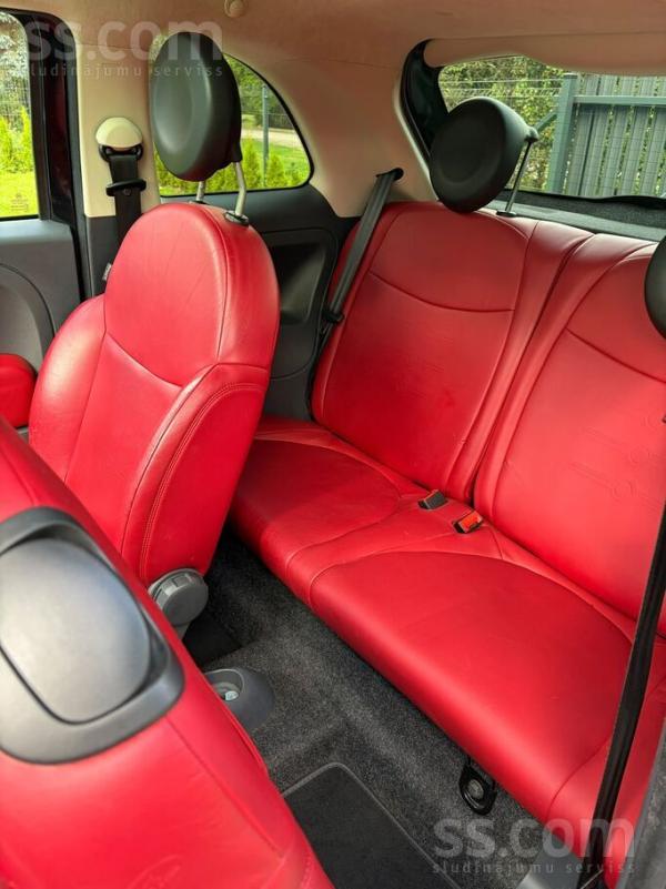Fiat 500 2012 in Jelgava on AUTOMOTO.COM.LV Black Fiat 500 2012 in Jelgava, with an engine capacity of 1.40 L and mileage of 140 thousand km for 4999 €, photo 11 on AUTOMOTO.COM.LV