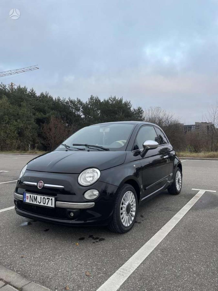 Melns Fiat 500 2013 Viļņa, ar dzinēja tilpumu 1.24 L un nobraukumu 110 tūkst. km par 4400 €, foto 1 vietnē AUTOMOTO.COM.LV