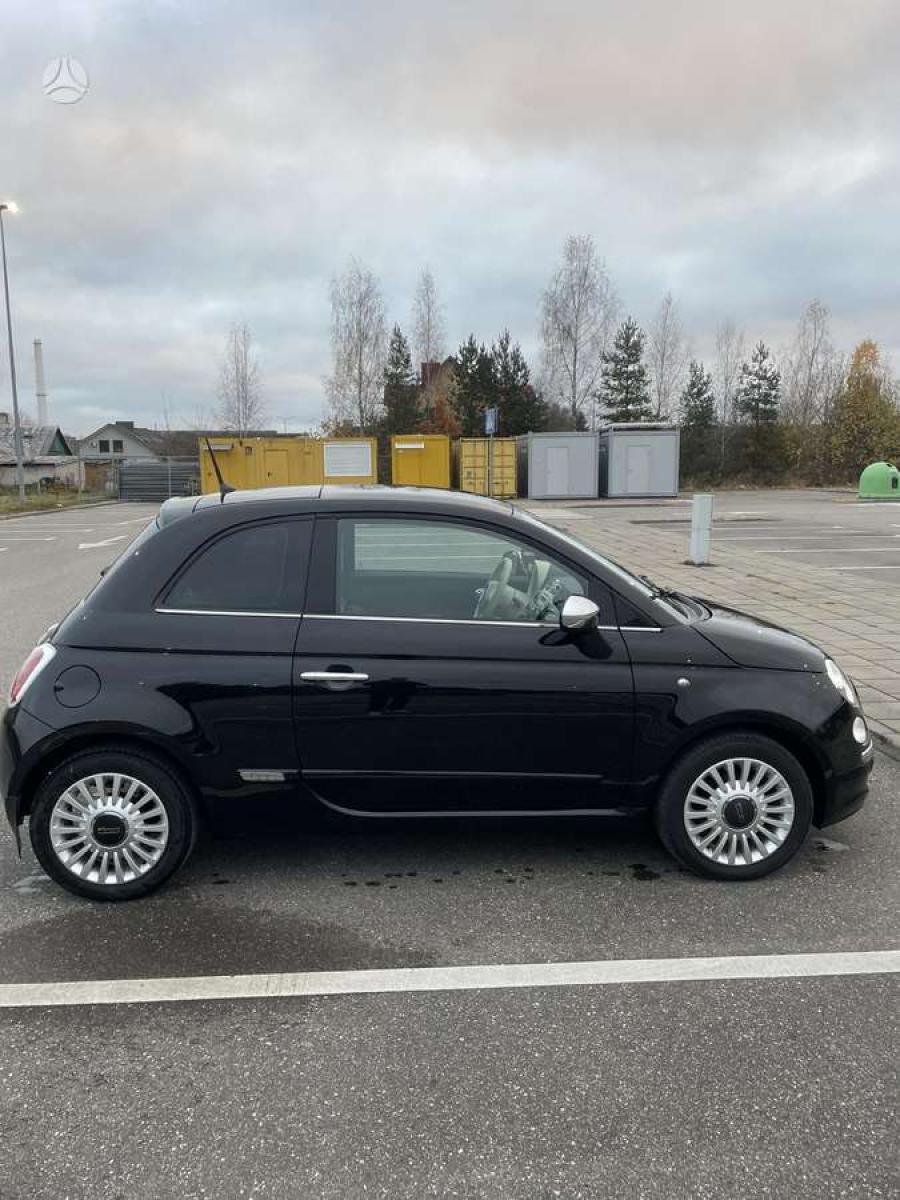 Melns Fiat 500 2013 Viļņa, ar dzinēja tilpumu 1.24 L un nobraukumu 110 tūkst. km par 4400 €, foto 4 vietnē AUTOMOTO.COM.LV