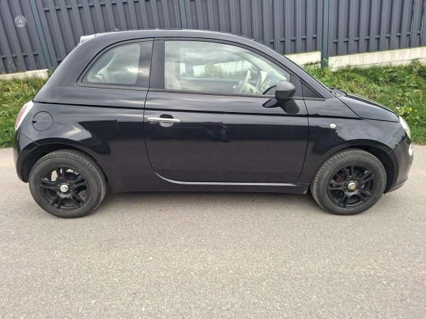 Fiat 500 2013 Viļņa vietnē Melns Fiat 500 2013 Viļņa, ar dzinēja tilpumu 1.25 L un nobraukumu 187 tūkst. km par 3600 €, foto 5 vietnē AUTOMOTO.COM.LV