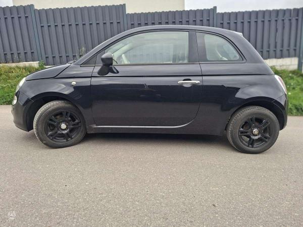 Fiat 500 2013 Viļņa vietnē Melns Fiat 500 2013 Viļņa, ar dzinēja tilpumu 1.25 L un nobraukumu 187 tūkst. km par 3600 €, foto 6 vietnē AUTOMOTO.COM.LV