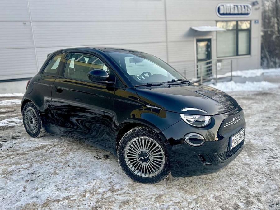 Black Fiat 500 2022 in Vilnius, with an engine capacity of 0.00 L and mileage of 35 thousand km for 12900 €, photo 1 on AUTOMOTO.COM.LV