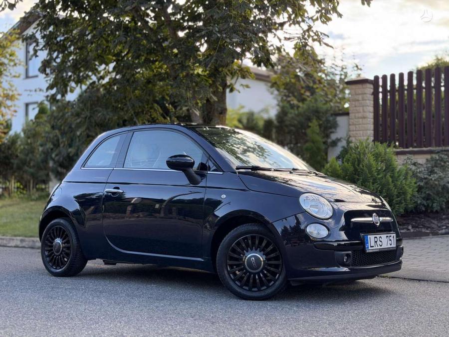 Zils Fiat 500 2015 Viļņa, ar dzinēja tilpumu 0.88 L un nobraukumu 110 tūkst. km par 6450 €, foto 1 vietnē AUTOMOTO.COM.LV