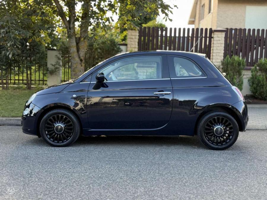 Zils Fiat 500 2015 Viļņa, ar dzinēja tilpumu 0.88 L un nobraukumu 110 tūkst. km par 6450 €, foto 21 vietnē AUTOMOTO.COM.LV