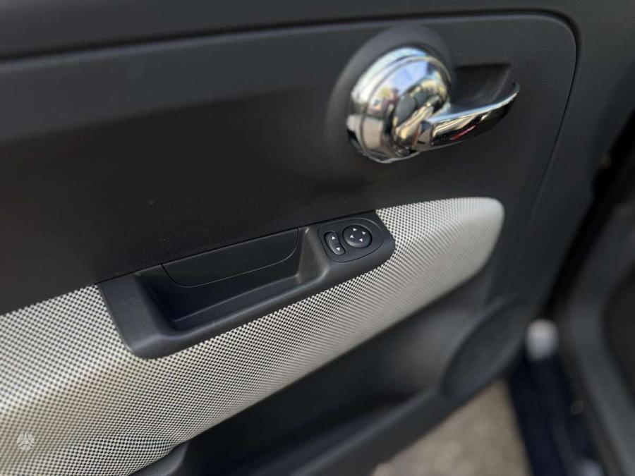 Zils Fiat 500 2015 Viļņa, ar dzinēja tilpumu 0.88 L un nobraukumu 110 tūkst. km par 6450 €, foto 45 vietnē AUTOMOTO.COM.LV