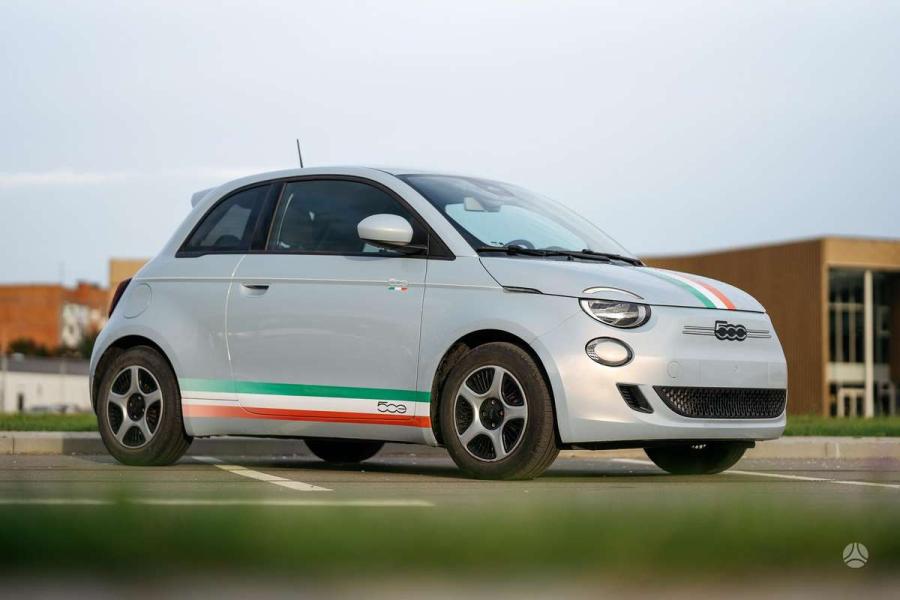 Zils Fiat 500 2022 Gargždai, ar dzinēja tilpumu 0.00 L un nobraukumu 56 tūkst. km par 14900 €, foto 4 vietnē AUTOMOTO.COM.LV