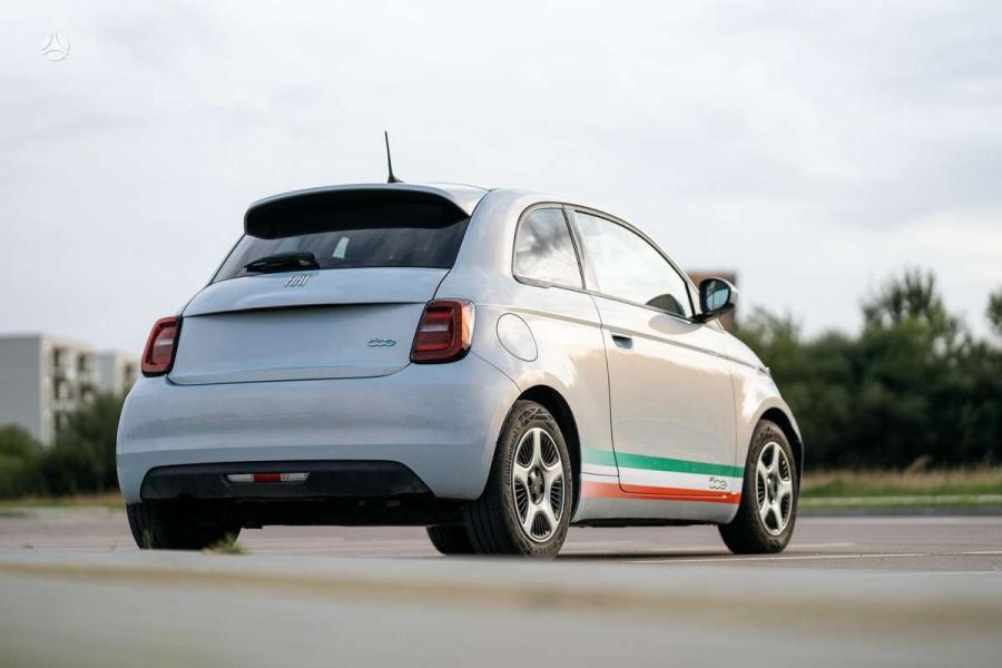 Zils Fiat 500 2022 Gargždai, ar dzinēja tilpumu 0.00 L un nobraukumu 56 tūkst. km par 14900 €, foto 6 vietnē AUTOMOTO.COM.LV