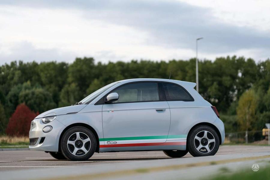 Zils Fiat 500 2022 Gargždai, ar dzinēja tilpumu 0.00 L un nobraukumu 56 tūkst. km par 14900 €, foto 7 vietnē AUTOMOTO.COM.LV