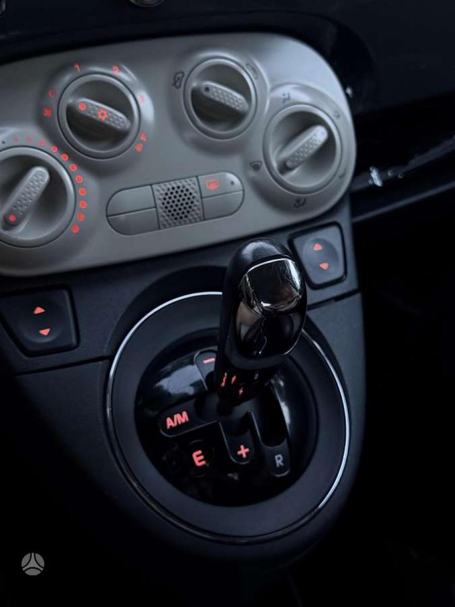 Grey Fiat 500 2011 in Kaunas, with an engine capacity of 1.24 L and mileage of 165 thousand km for 7200 €, photo 14 on AUTOMOTO.COM.LV