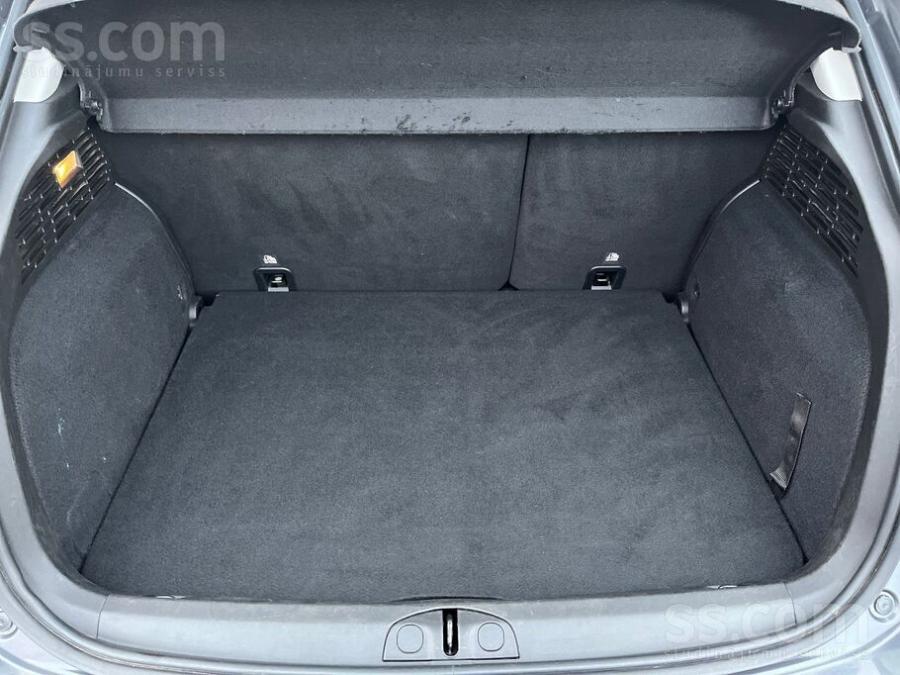 Grey Fiat 500 2017 in Riga, with an engine capacity of 1.40 L and mileage of 86 thousand km for 10490 €, photo 11 on AUTOMOTO.COM.LV