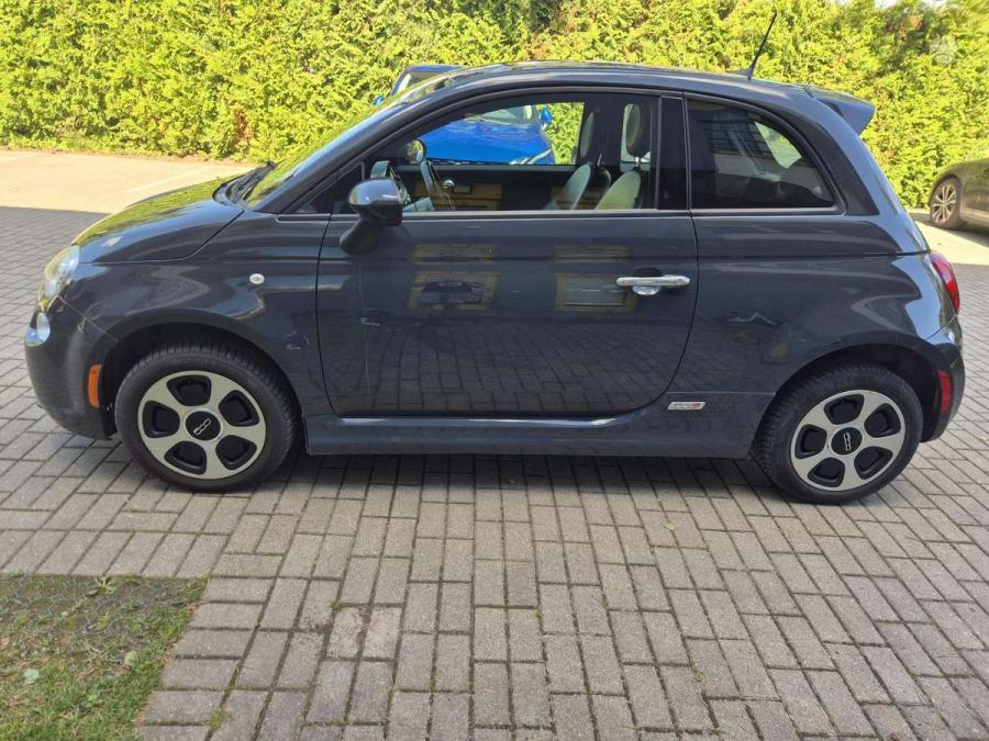 Grey Fiat 500 2016 in Kaunas, with an engine capacity of 0.00 L and mileage of 100 thousand km for 6100 €, photo 1 on AUTOMOTO.COM.LV