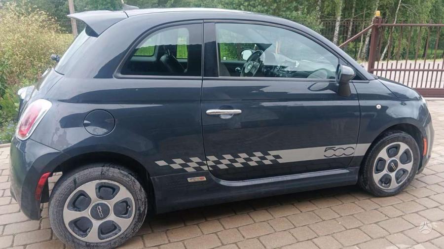 Grey Fiat 500 2017 in Vilnius, with an engine capacity of 0.00 L and mileage of 73 thousand km for 6300 €, photo 6 on AUTOMOTO.COM.LV