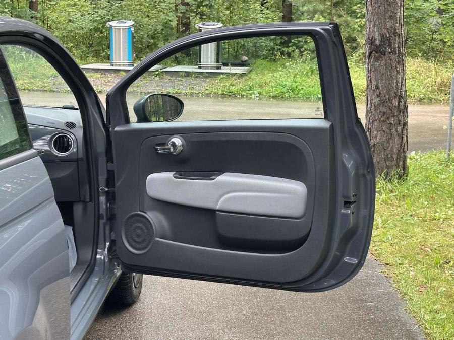 Pelēks Fiat 500 2017 Viļņa, ar dzinēja tilpumu 1.24 L un nobraukumu 92 tūkst. km par 7000 €, foto 9 vietnē AUTOMOTO.COM.LV